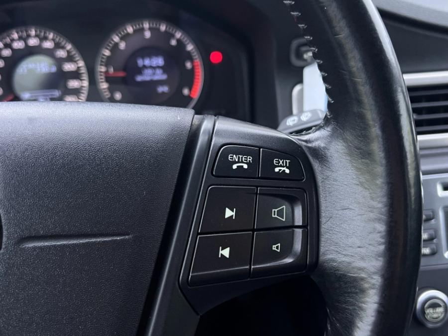 Pelēks Volvo V70 2010 Rīga, ar dzinēja tilpumu 1.60 L un nobraukumu 236 tūkst. km par 5550 €, foto 17 vietnē AUTOMOTO.COM.LV