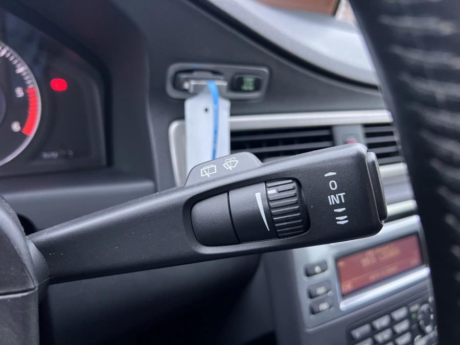 Pelēks Volvo V70 2010 Rīga, ar dzinēja tilpumu 1.60 L un nobraukumu 236 tūkst. km par 5550 €, foto 19 vietnē AUTOMOTO.COM.LV