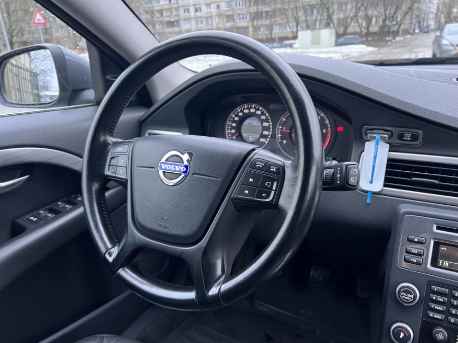 Pelēks Volvo V70 2010 Rīga, ar dzinēja tilpumu 1.60 L un nobraukumu 236 tūkst. km par 5550 €, foto 25 vietnē AUTOMOTO.COM.LV