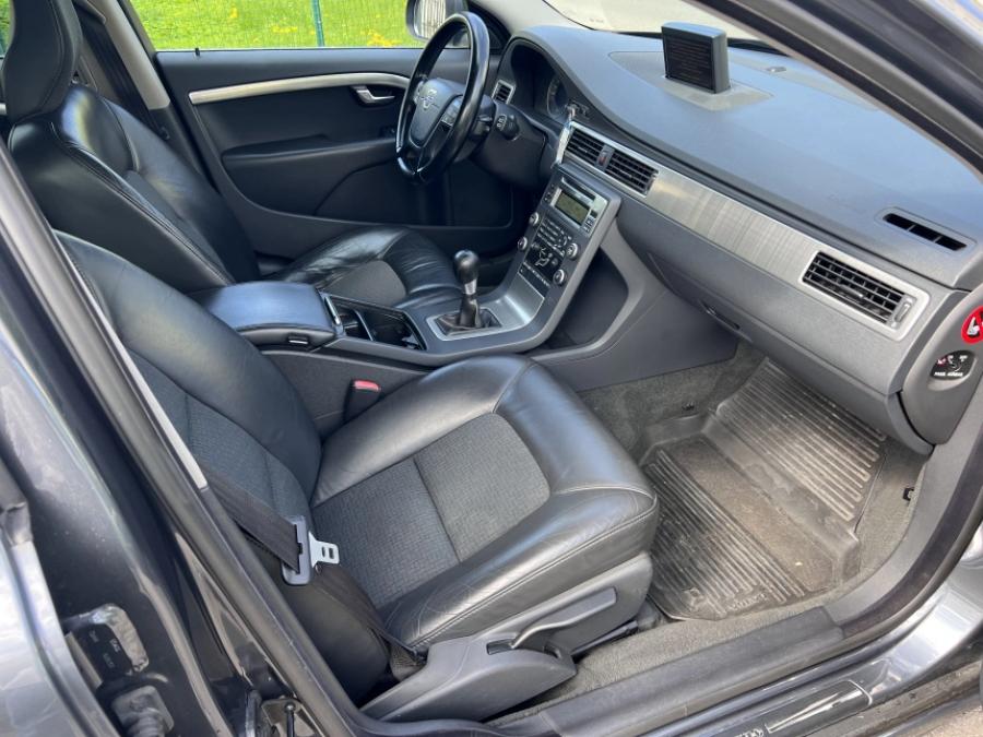 Pelēks Volvo V70 2010 Rīga, ar dzinēja tilpumu 1.60 L un nobraukumu 236 tūkst. km par 5550 €, foto 28 vietnē AUTOMOTO.COM.LV