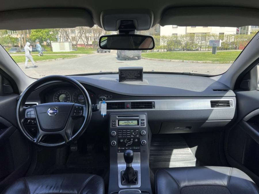 Pelēks Volvo V70 2010 Rīga, ar dzinēja tilpumu 1.60 L un nobraukumu 236 tūkst. km par 5550 €, foto 34 vietnē AUTOMOTO.COM.LV
