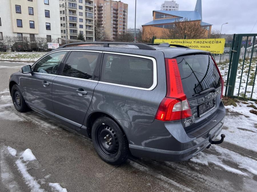 Pelēks Volvo V70 2010 Rīga, ar dzinēja tilpumu 1.60 L un nobraukumu 236 tūkst. km par 5550 €, foto 39 vietnē AUTOMOTO.COM.LV