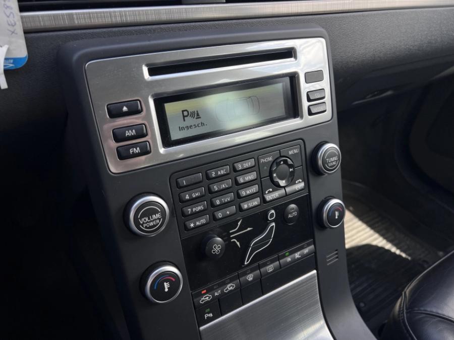 Pelēks Volvo V70 2010 Rīga, ar dzinēja tilpumu 1.60 L un nobraukumu 236 tūkst. km par 5550 €, foto 40 vietnē AUTOMOTO.COM.LV