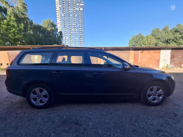 Pelēks Volvo V70 2010 Klaipėda, ar dzinēja tilpumu 2.00 L un nobraukumu 320 tūkst. km par 3000 €, foto 2 vietnē AUTOMOTO.COM.LV