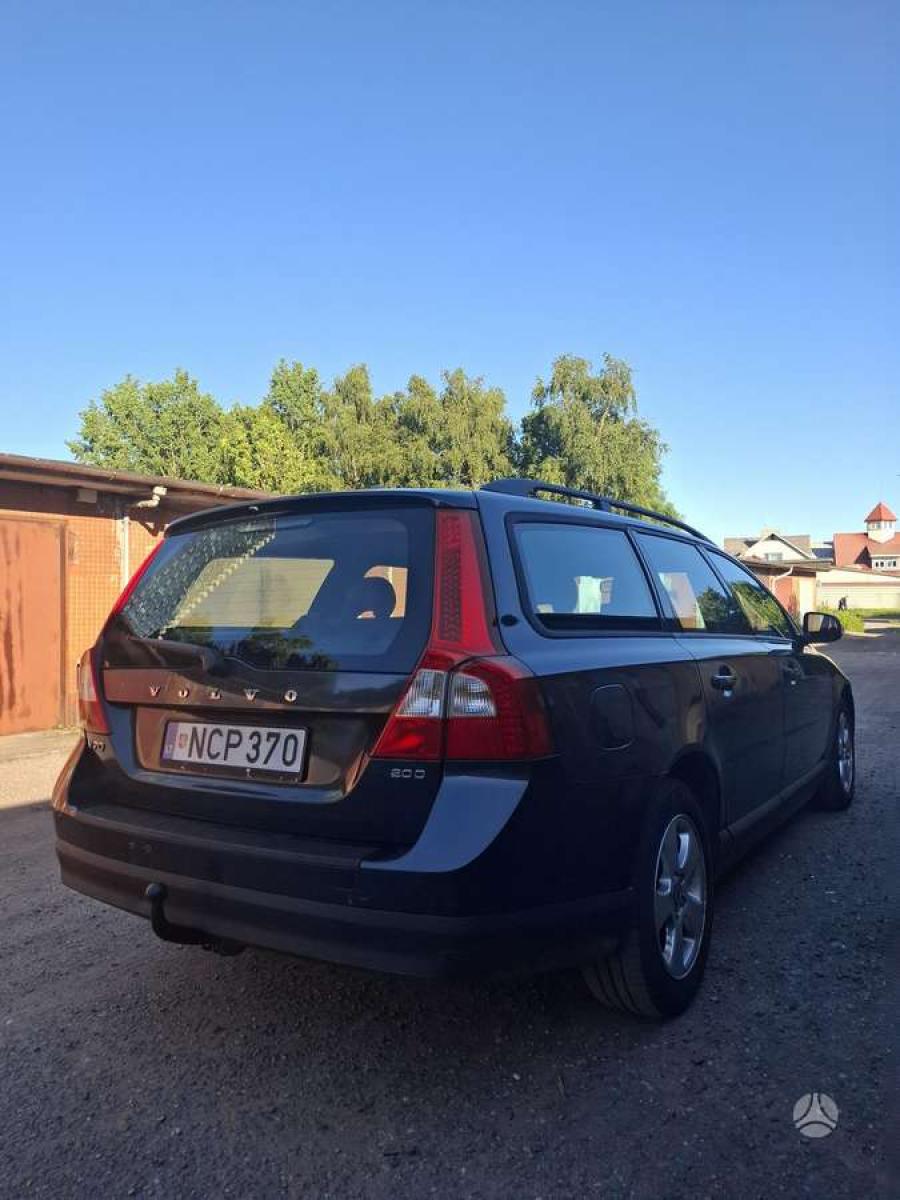 Pelēks Volvo V70 2010 Klaipėda, ar dzinēja tilpumu 2.00 L un nobraukumu 320 tūkst. km par 3000 €, foto 4 vietnē AUTOMOTO.COM.LV