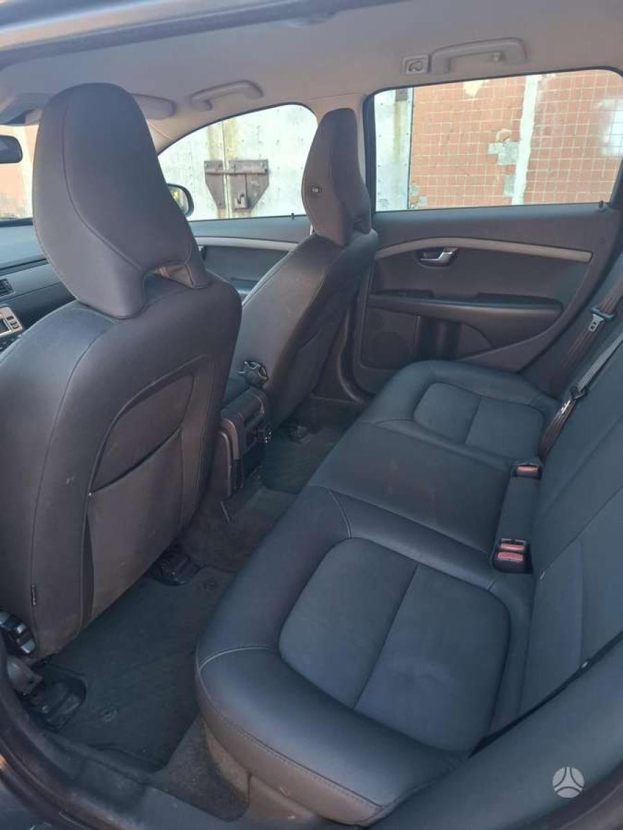 Pelēks Volvo V70 2010 Klaipėda, ar dzinēja tilpumu 2.00 L un nobraukumu 320 tūkst. km par 3000 €, foto 10 vietnē AUTOMOTO.COM.LV