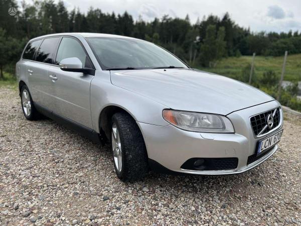 Grey Volvo V70 2010 in Vilnius, with an engine capacity of 2.00 L and mileage of 290 thousand km for 3500 €, photo 2 on AUTOMOTO.COM.LV