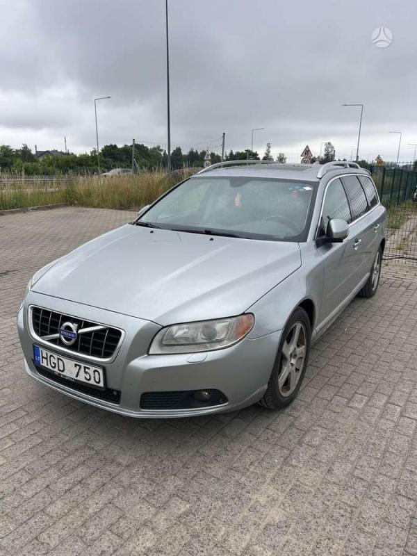 Серый Вольво В70 2010 в Вильнюс, объемом двигателя 2.40 л и пробегом 288 тыс. км за 4900 €, фото 2 на AUTOMOTO.COM.LV