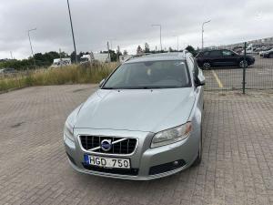 Grey Volvo V70 2010 in Vilnius, with an engine capacity of 2.40 L and mileage of 288 thousand km for 4900 €, photo 5 on AUTOMOTO.COM.LV