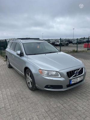 Grey Volvo V70 2010 in Vilnius, with an engine capacity of 2.40 L and mileage of 288 thousand km for 4900 €, photo 6 on AUTOMOTO.COM.LV