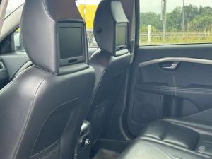 Grey Volvo V70 2010 in Vilnius, with an engine capacity of 2.40 L and mileage of 288 thousand km for 4900 €, photo 9 on AUTOMOTO.COM.LV