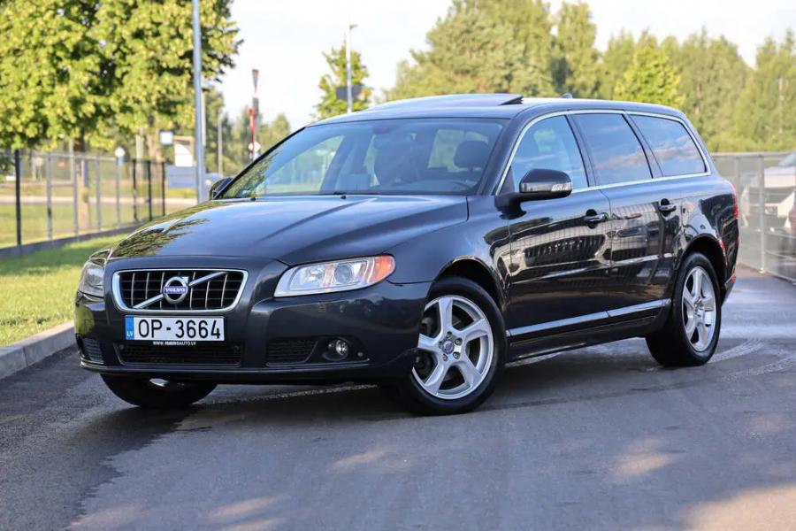 Pelēks Volvo V70 2010 Jelgava, ar dzinēja tilpumu 2.00 L un nobraukumu 341 tūkst. km par 5990 €, foto 1 vietnē AUTOMOTO.COM.LV