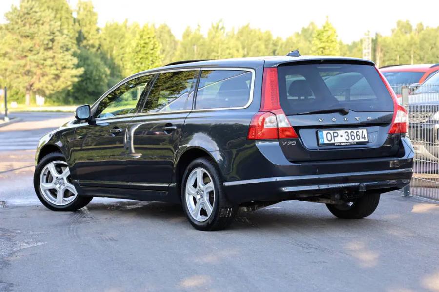 Pelēks Volvo V70 2010 Jelgava, ar dzinēja tilpumu 2.00 L un nobraukumu 341 tūkst. km par 5990 €, foto 7 vietnē AUTOMOTO.COM.LV