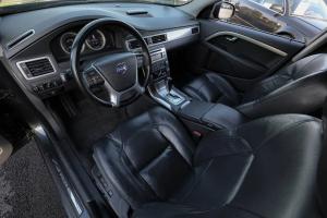 Pelēks Volvo V70 2010 Jelgava, ar dzinēja tilpumu 2.00 L un nobraukumu 341 tūkst. km par 5990 €, foto 9 vietnē AUTOMOTO.COM.LV