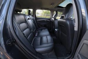 Pelēks Volvo V70 2010 Jelgava, ar dzinēja tilpumu 2.00 L un nobraukumu 341 tūkst. km par 5990 €, foto 12 vietnē AUTOMOTO.COM.LV