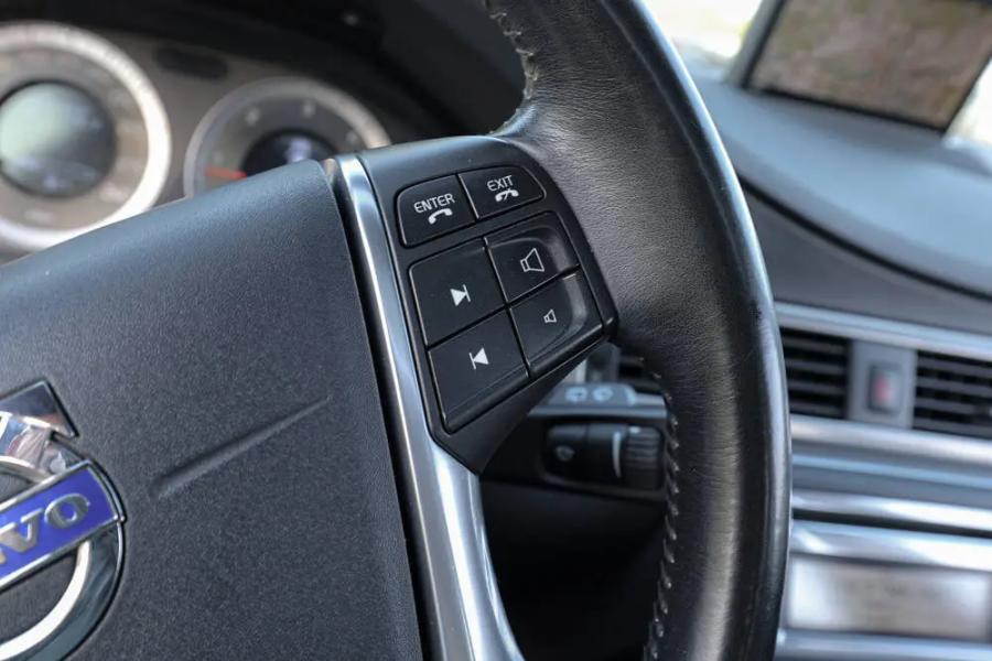 Pelēks Volvo V70 2010 Jelgava, ar dzinēja tilpumu 2.00 L un nobraukumu 341 tūkst. km par 5990 €, foto 20 vietnē AUTOMOTO.COM.LV