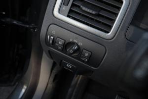 Pelēks Volvo V70 2010 Jelgava, ar dzinēja tilpumu 2.00 L un nobraukumu 341 tūkst. km par 5990 €, foto 22 vietnē AUTOMOTO.COM.LV