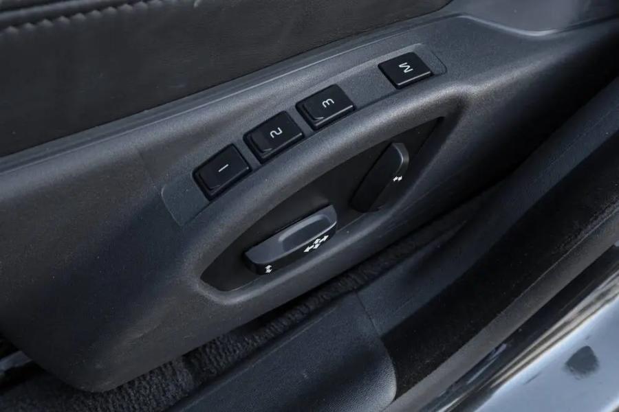 Pelēks Volvo V70 2010 Jelgava, ar dzinēja tilpumu 2.00 L un nobraukumu 341 tūkst. km par 5990 €, foto 23 vietnē AUTOMOTO.COM.LV
