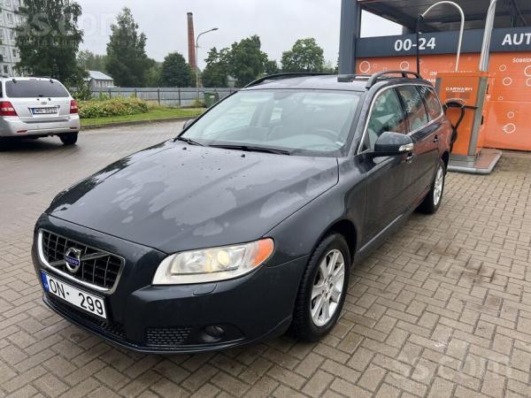 Grey Volvo V70 2010 in Jekabpils, with an engine capacity of 2.40 L and mileage of 357 thousand km for 5150 €, photo 3 on AUTOMOTO.COM.LV