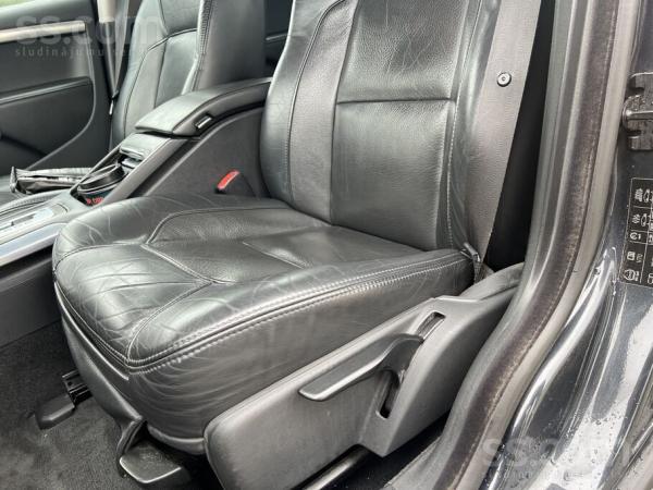Grey Volvo V70 2010 in Jekabpils, with an engine capacity of 2.40 L and mileage of 357 thousand km for 5150 €, photo 7 on AUTOMOTO.COM.LV