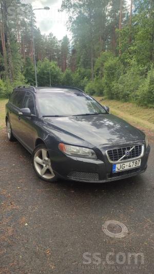 Grey Volvo V70 2010 in Riga, with an engine capacity of 2.40 L and mileage of 375 thousand km for 4200 €, photo 3 on AUTOMOTO.COM.LV