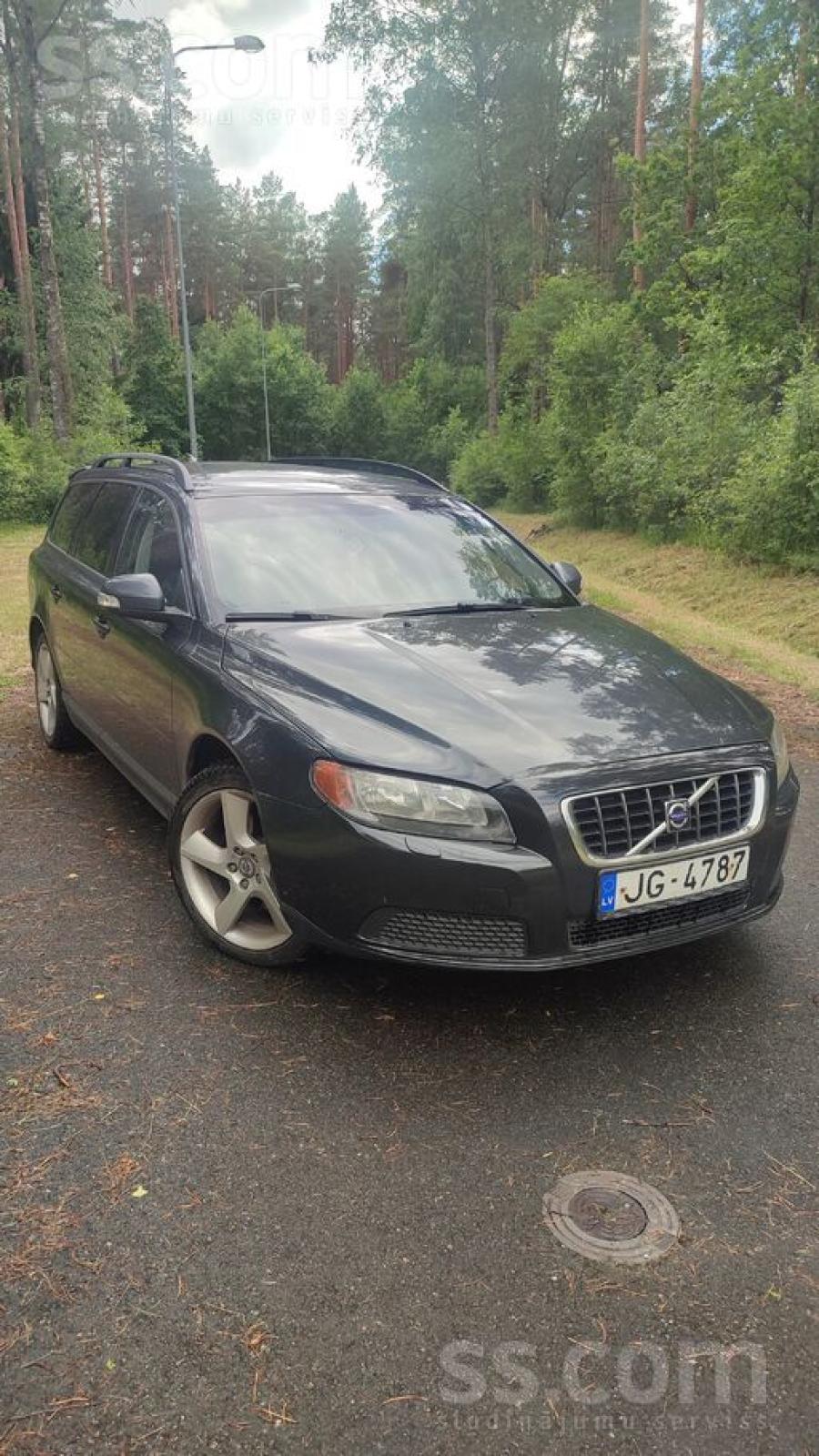 Grey Volvo V70 2010 in Riga, with an engine capacity of 2.40 L and mileage of 375 thousand km for 4200 €, photo 3 on AUTOMOTO.COM.LV