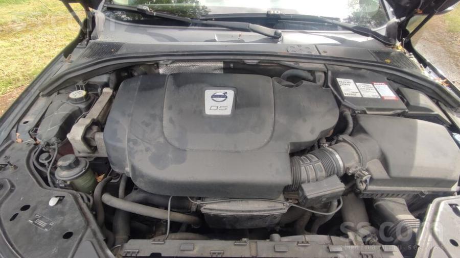 Grey Volvo V70 2010 in Riga, with an engine capacity of 2.40 L and mileage of 375 thousand km for 4200 €, photo 9 on AUTOMOTO.COM.LV