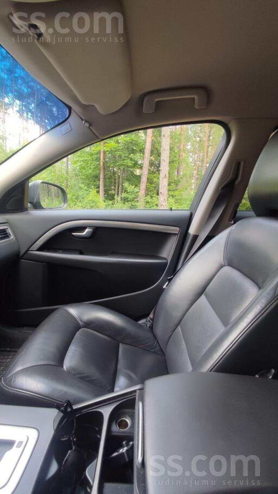Grey Volvo V70 2010 in Riga, with an engine capacity of 2.40 L and mileage of 375 thousand km for 4200 €, photo 11 on AUTOMOTO.COM.LV