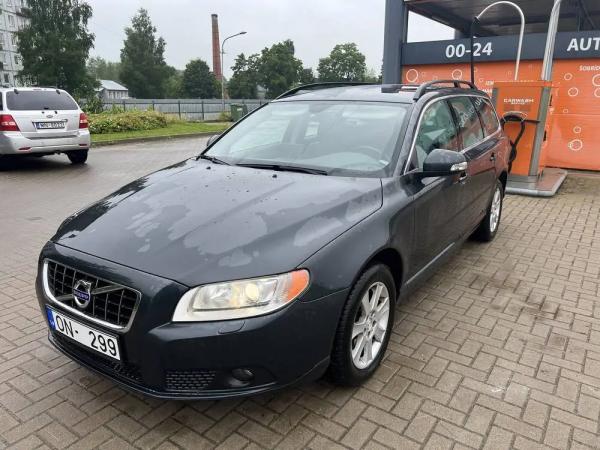 Pelēks Volvo V70 2010 Jēkabpils, ar dzinēja tilpumu 2.40 L un nobraukumu 357 tūkst. km par 5150 €, foto 3 vietnē AUTOMOTO.COM.LV