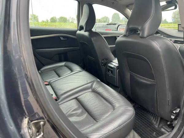 Pelēks Volvo V70 2010 Jēkabpils, ar dzinēja tilpumu 2.40 L un nobraukumu 357 tūkst. km par 5150 €, foto 8 vietnē AUTOMOTO.COM.LV