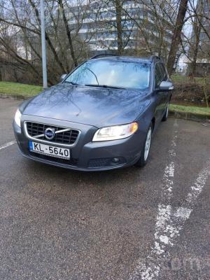 Pelēks Volvo V70 2010 Rīga, ar dzinēja tilpumu 2.40 L un nobraukumu 352 tūkst. km par 3750 €, foto  vietnē AUTOMOTO.COM.LV