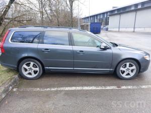 Pelēks Volvo V70 2010 Rīga, ar dzinēja tilpumu 2.40 L un nobraukumu 352 tūkst. km par 3750 €, foto 4 vietnē AUTOMOTO.COM.LV
