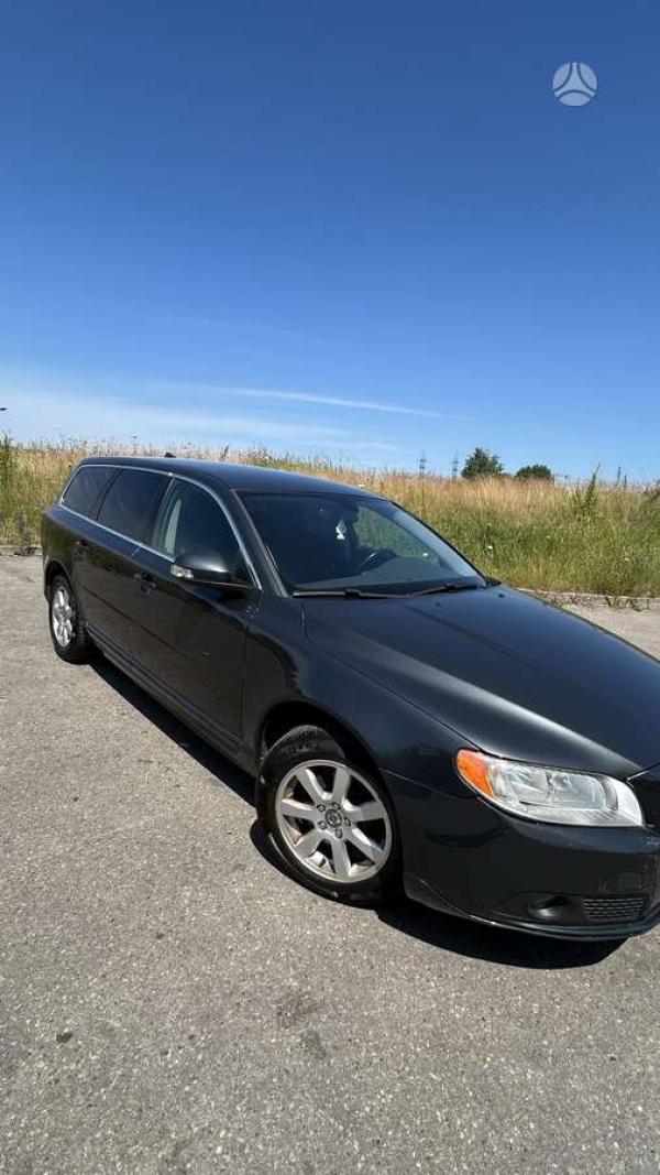 Grey Volvo V70 2010 in Vilnius, with an engine capacity of 2.00 L and mileage of 288 thousand km for 4000 €, photo 3 on AUTOMOTO.COM.LV