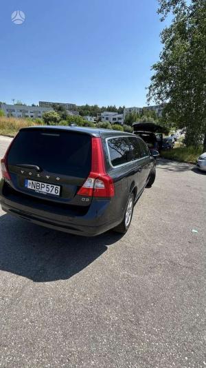 Grey Volvo V70 2010 in Vilnius, with an engine capacity of 2.00 L and mileage of 288 thousand km for 4000 €, photo 5 on AUTOMOTO.COM.LV