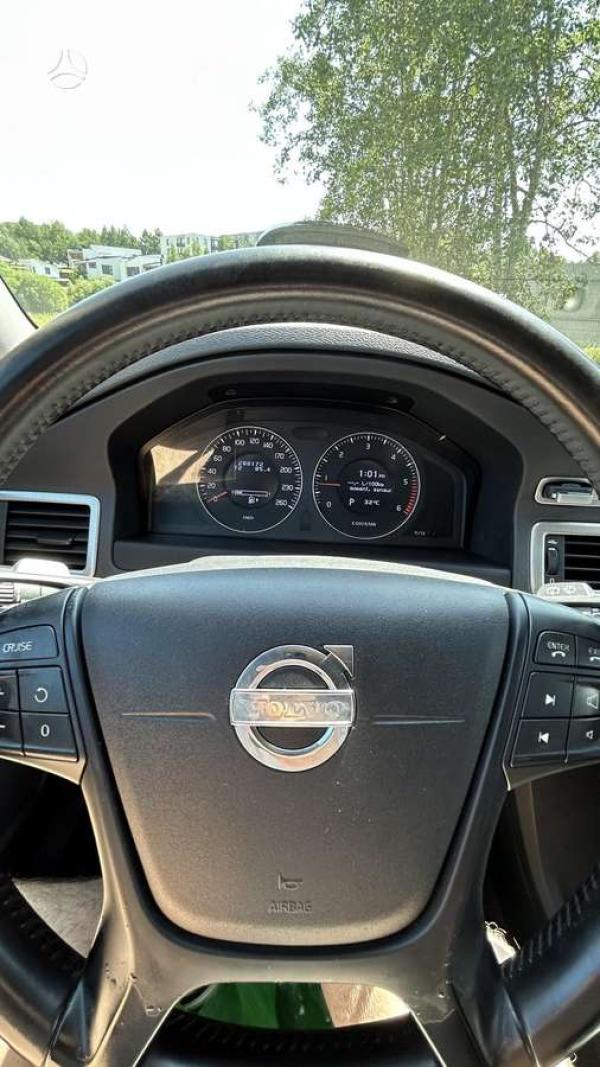 Grey Volvo V70 2010 in Vilnius, with an engine capacity of 2.00 L and mileage of 288 thousand km for 4000 €, photo 7 on AUTOMOTO.COM.LV