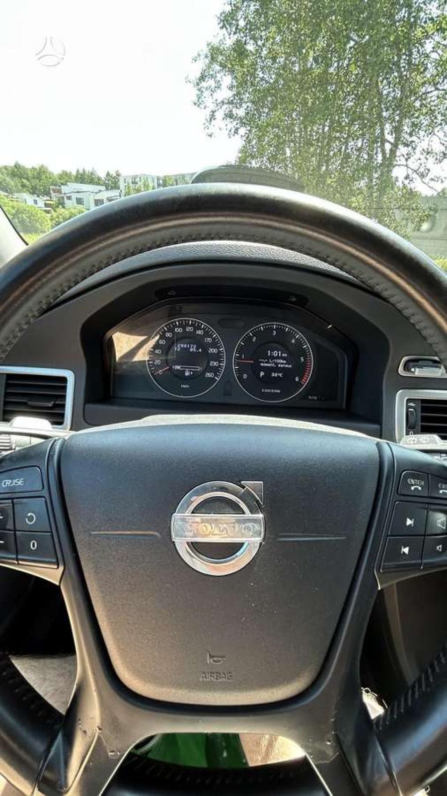 Grey Volvo V70 2010 in Vilnius, with an engine capacity of 2.00 L and mileage of 288 thousand km for 4000 €, photo 8 on AUTOMOTO.COM.LV