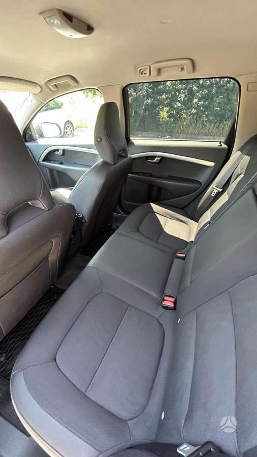 Grey Volvo V70 2010 in Vilnius, with an engine capacity of 2.00 L and mileage of 288 thousand km for 4000 €, photo 12 on AUTOMOTO.COM.LV