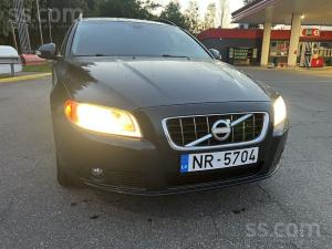 Pelēks Volvo V70 2010 Rīga, ar dzinēja tilpumu 2.00 L un nobraukumu 315 tūkst. km par 3250 €, foto  vietnē AUTOMOTO.COM.LV