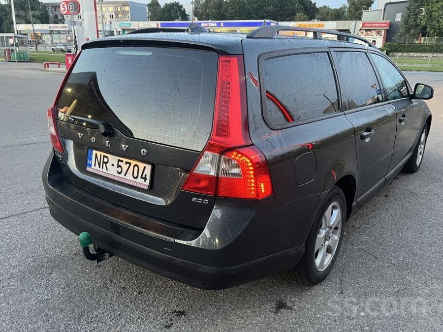 Pelēks Volvo V70 2010 Rīga, ar dzinēja tilpumu 2.00 L un nobraukumu 315 tūkst. km par 3250 €, foto 3 vietnē AUTOMOTO.COM.LV