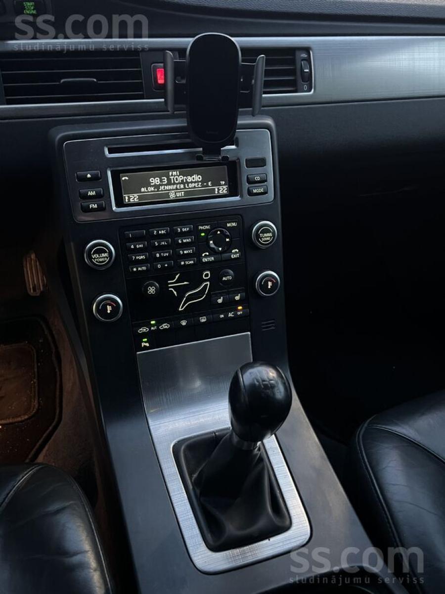 Pelēks Volvo V70 2010 Rīga, ar dzinēja tilpumu 2.00 L un nobraukumu 315 tūkst. km par 3250 €, foto 13 vietnē AUTOMOTO.COM.LV