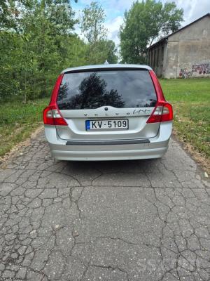 Grey Volvo V70 2010 in Liepaja, with an engine capacity of 2.40 L and mileage of 399 thousand km for 4700 €, photo 3 on AUTOMOTO.COM.LV