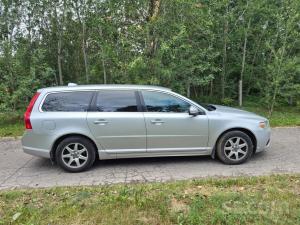 Grey Volvo V70 2010 in Liepaja, with an engine capacity of 2.40 L and mileage of 399 thousand km for 4700 €, photo 5 on AUTOMOTO.COM.LV