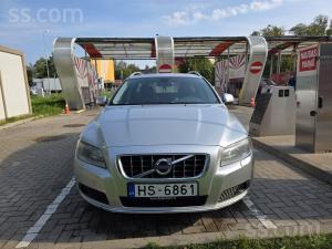 Pelēks Volvo V70 2010 Rīga, ar dzinēja tilpumu 2.40 L un nobraukumu 417 tūkst. km par 2800 €, foto  vietnē AUTOMOTO.COM.LV