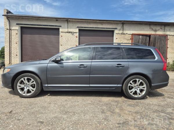 Pelēks Volvo V70 2010 Aizkraukle, ar dzinēja tilpumu 2.40 L un nobraukumu 460 tūkst. km par 2500 €, foto 1 vietnē AUTOMOTO.COM.LV