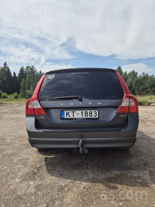Pelēks Volvo V70 2010 Aizkraukle, ar dzinēja tilpumu 2.40 L un nobraukumu 460 tūkst. km par 2500 €, foto 4 vietnē AUTOMOTO.COM.LV