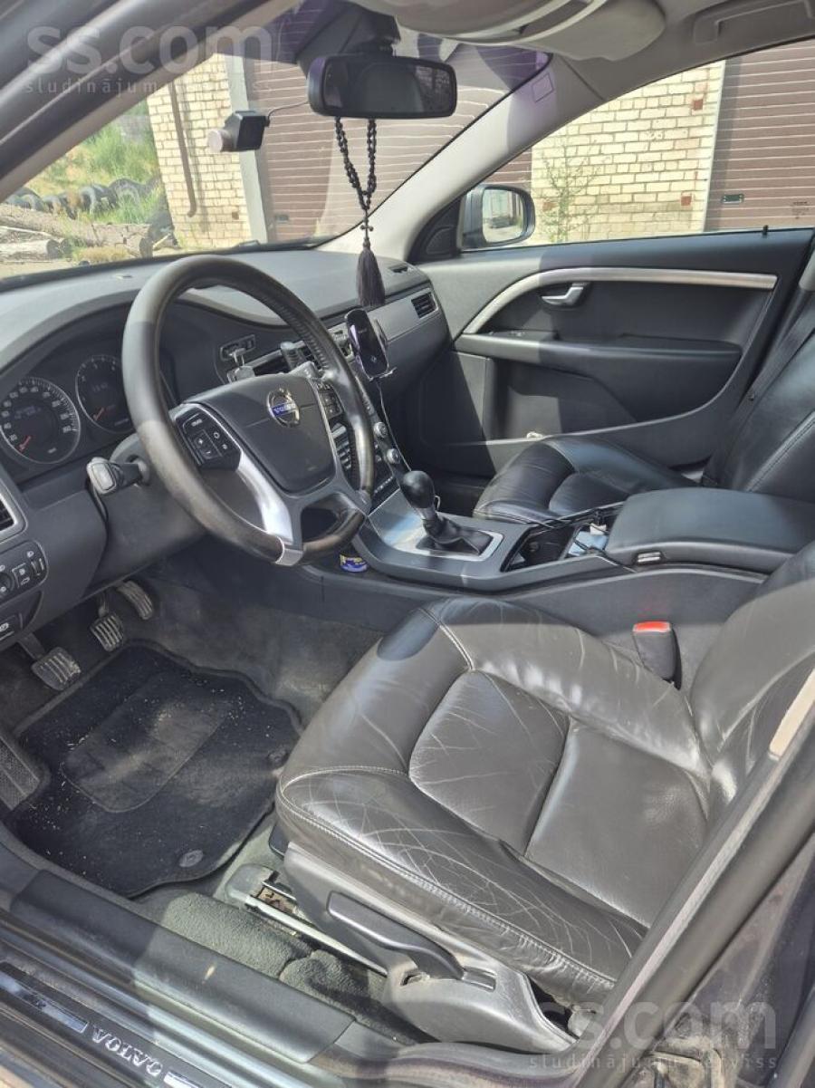 Pelēks Volvo V70 2010 Aizkraukle, ar dzinēja tilpumu 2.40 L un nobraukumu 460 tūkst. km par 2500 €, foto 9 vietnē AUTOMOTO.COM.LV
