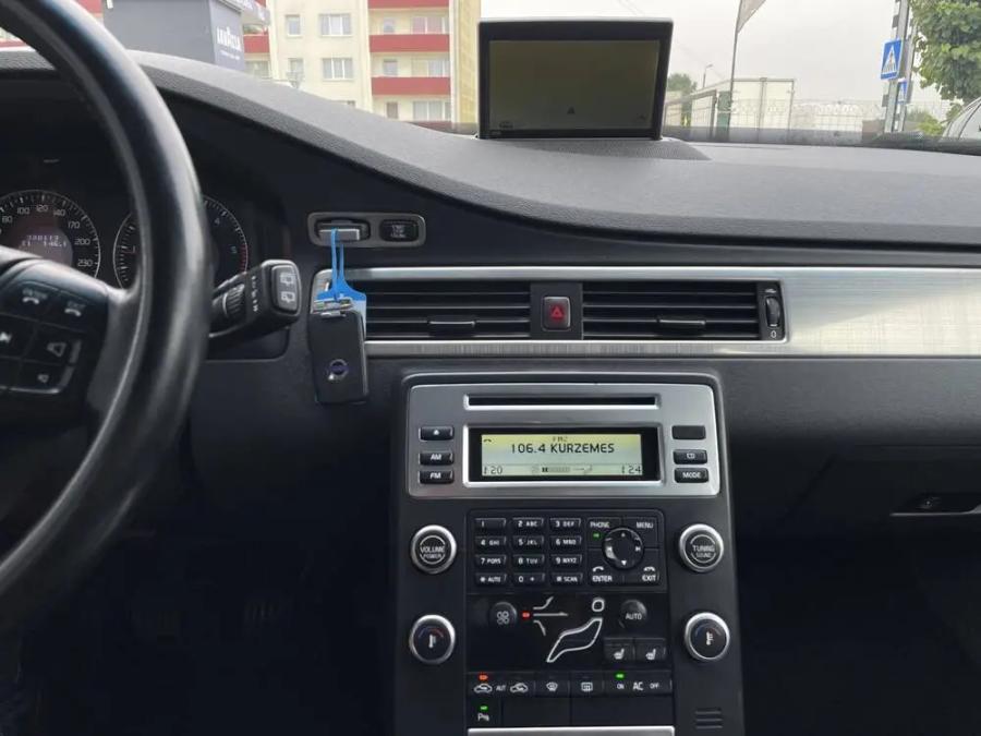 Серый Вольво В70 2010 в Талси, объемом двигателя 2.00 л и пробегом 388 тыс. км за 2900 €, фото 19 на AUTOMOTO.COM.LV