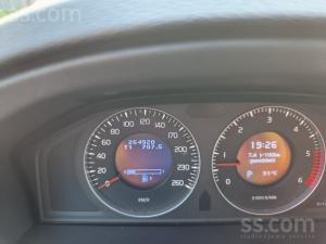 Grey Volvo V70 2010 in Riga, with an engine capacity of 2.40 L and mileage of 255 thousand km for 3500 €, photo 6 on AUTOMOTO.COM.LV