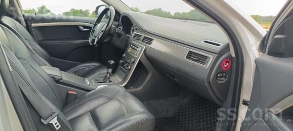 Pelēks Volvo V70 2010 Jēkabpils, ar dzinēja tilpumu 1.60 L un nobraukumu 244 tūkst. km par 6000 €, foto 8 vietnē AUTOMOTO.COM.LV