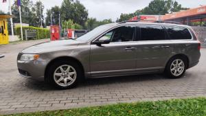 Grey Volvo V70 2010 in Jelgava, with an engine capacity of 2.40 L and mileage of 325 thousand km for 5200 €, photo 3 on AUTOMOTO.COM.LV